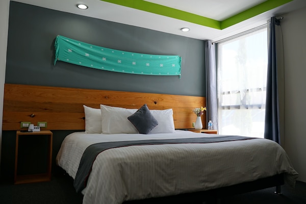 Quarto Superior | Secretária, ferro/tábua de engomar, Wi-fi grátis