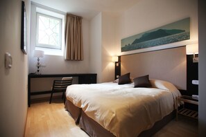 Apartamento, 2 quartos (Capri) | 1 quarto, roupa de alta qualidade, minibar, secretária 