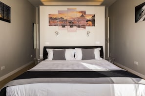 Quarto Triplo, varanda | Minibar, cofre no quarto, secretária, quartos insonorizados 