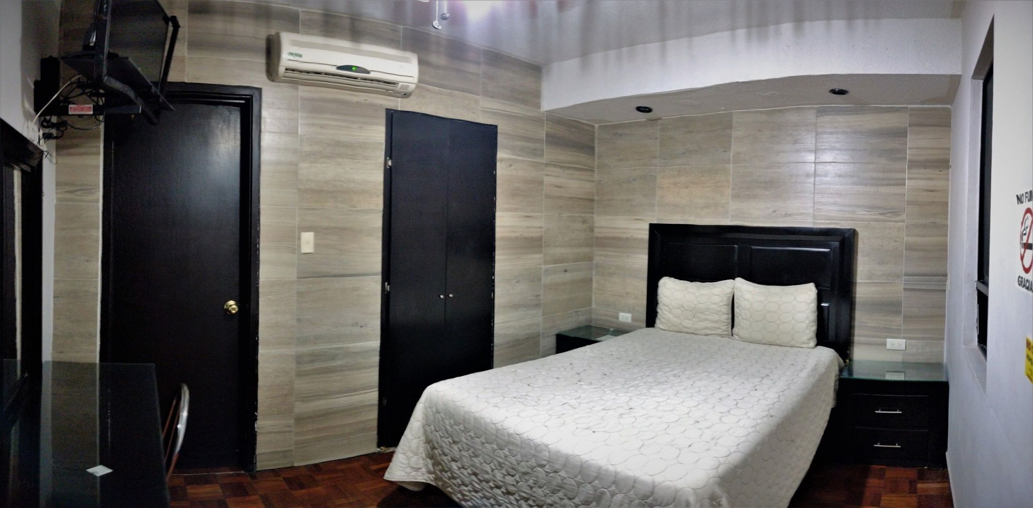 Cofre no quarto, secretária, Wi-fi grátis, roupa de cama fornecida 