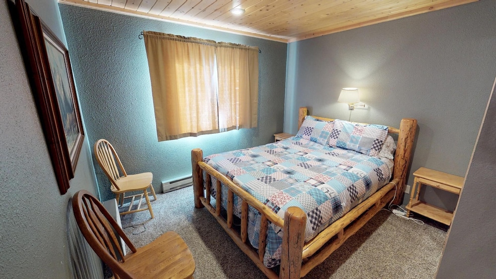 Kota Bear *3br, 2ba, Sleeps 10, Hot Tub, Satellite Tv, Wifi, Bbq Grill - Island Park, ID