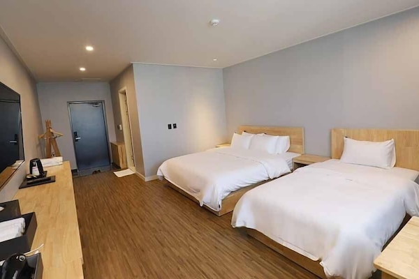 Quarto (Suite) | Wi-fi grátis, com decoração personalizada, com mobília individualizada