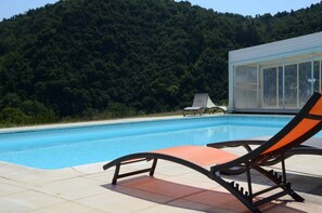 Piscina exterior sazonal, da(s) 8:30 à(s) 22:30, espreguiçadeiras 
