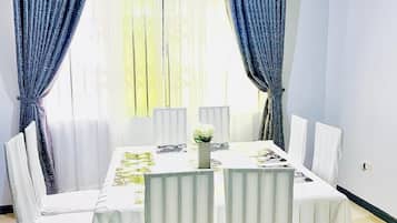 Café da manhã, almoço e jantar