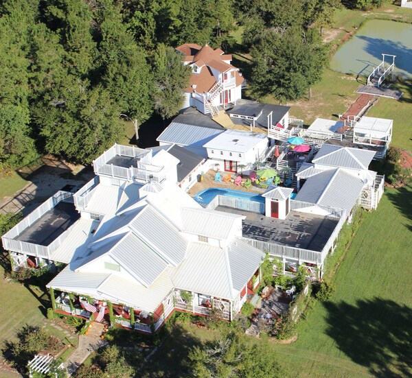 Book Nook Inn - Beaumont, TX