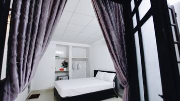 Quarto Duplo | Minibar, secretária, Wi-fi grátis