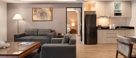 Two Bedroom Executive | Sala de estar | TV de ecrã plano, leitor de DVD