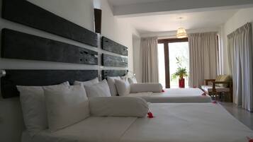 Suite Familiar, 2 quartos, acessível, vista para o jardim | 1 quarto, roupa de alta qualidade, minibar, cofre no quarto