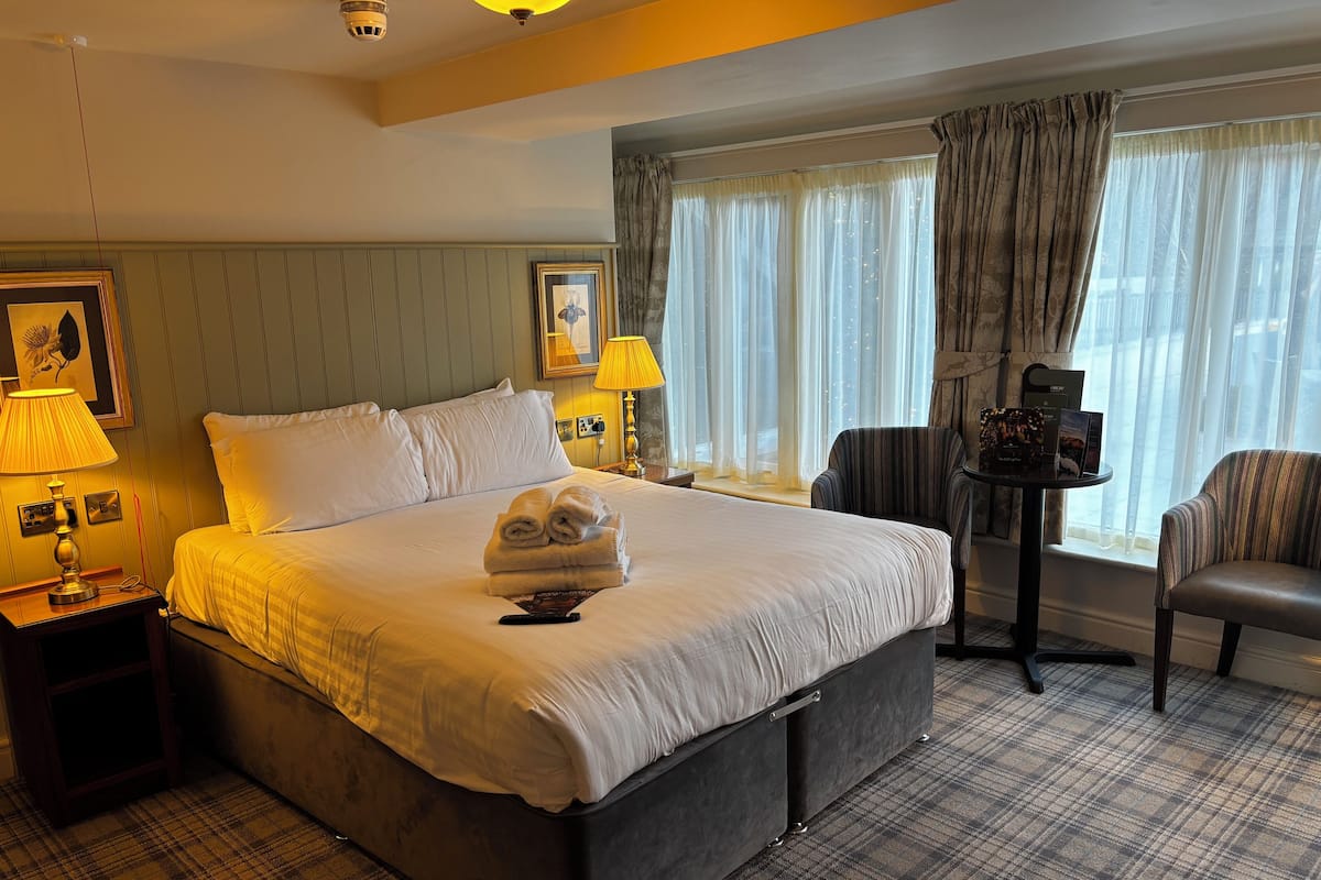 Quarto casal | 1 quarto, cofres nos quartos, Wi-Fi de cortesia, roupa de cama