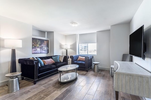 Pioneer Pocket Hotel - Lubbock, TX