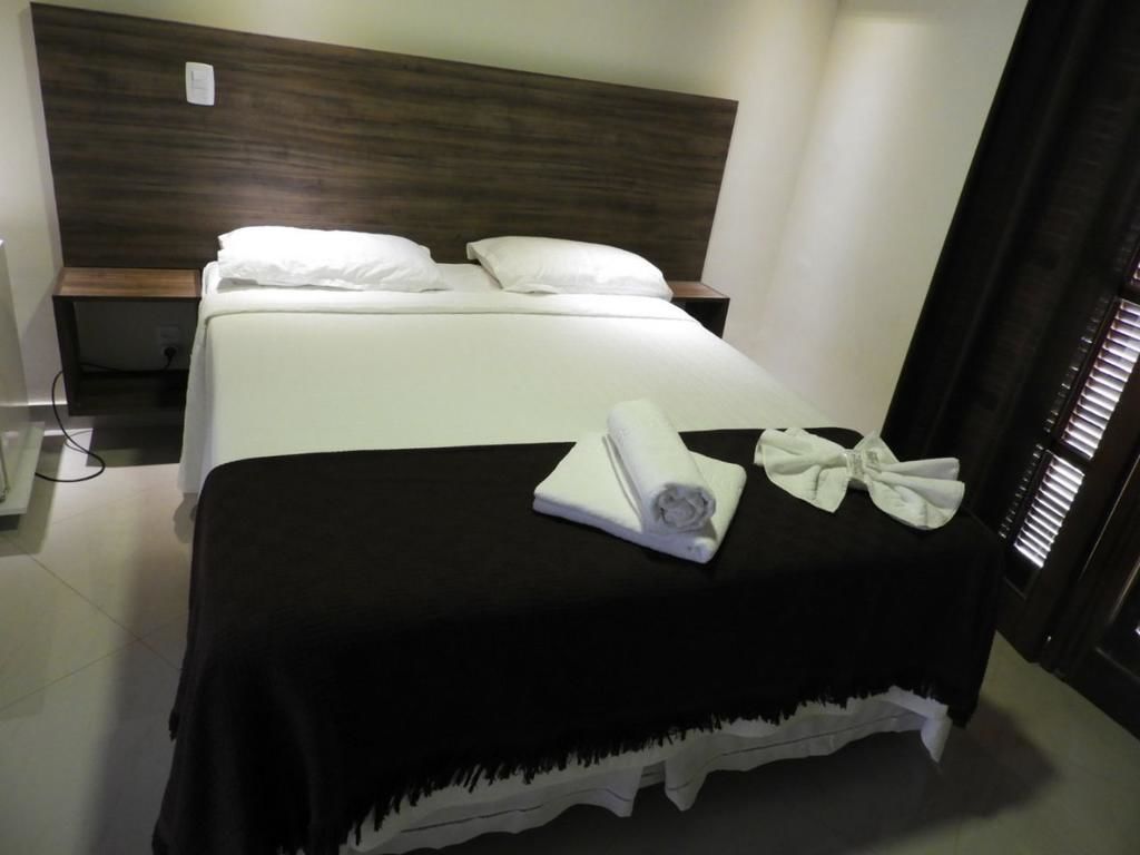 Quarto Panorâmico | Minibar, ferro/tábua de engomar, Wi-fi grátis, roupa de cama fornecida 