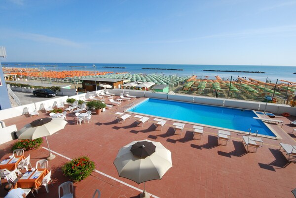 Hotel Embassy Pesaro - Marche