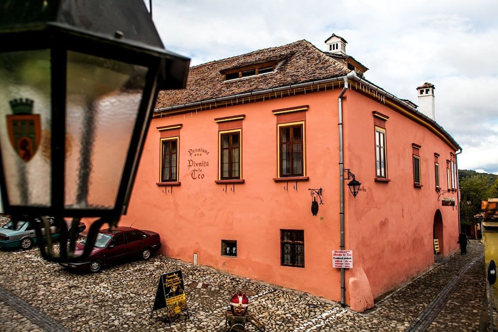 La Teo Pensiune Si Pivnita - Sighișoara
