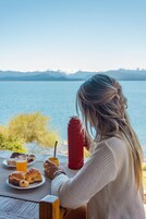Café da manhã com buffet grátis todos os dias
