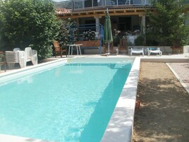 Piscina exterior sazonal