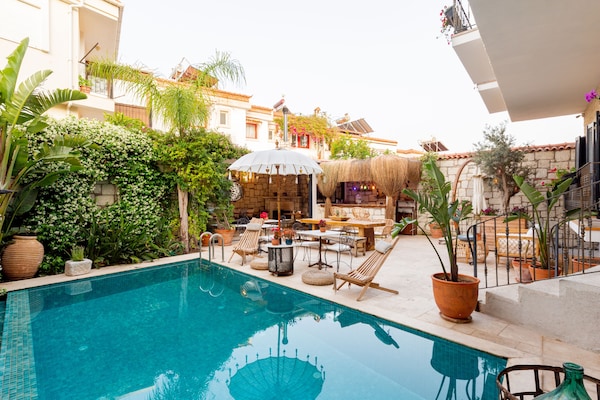 Alachi Hotel - Alaçatı