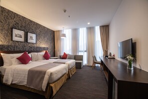 Deluxe Room - East | Cofre no quarto, com decoração personalizada 