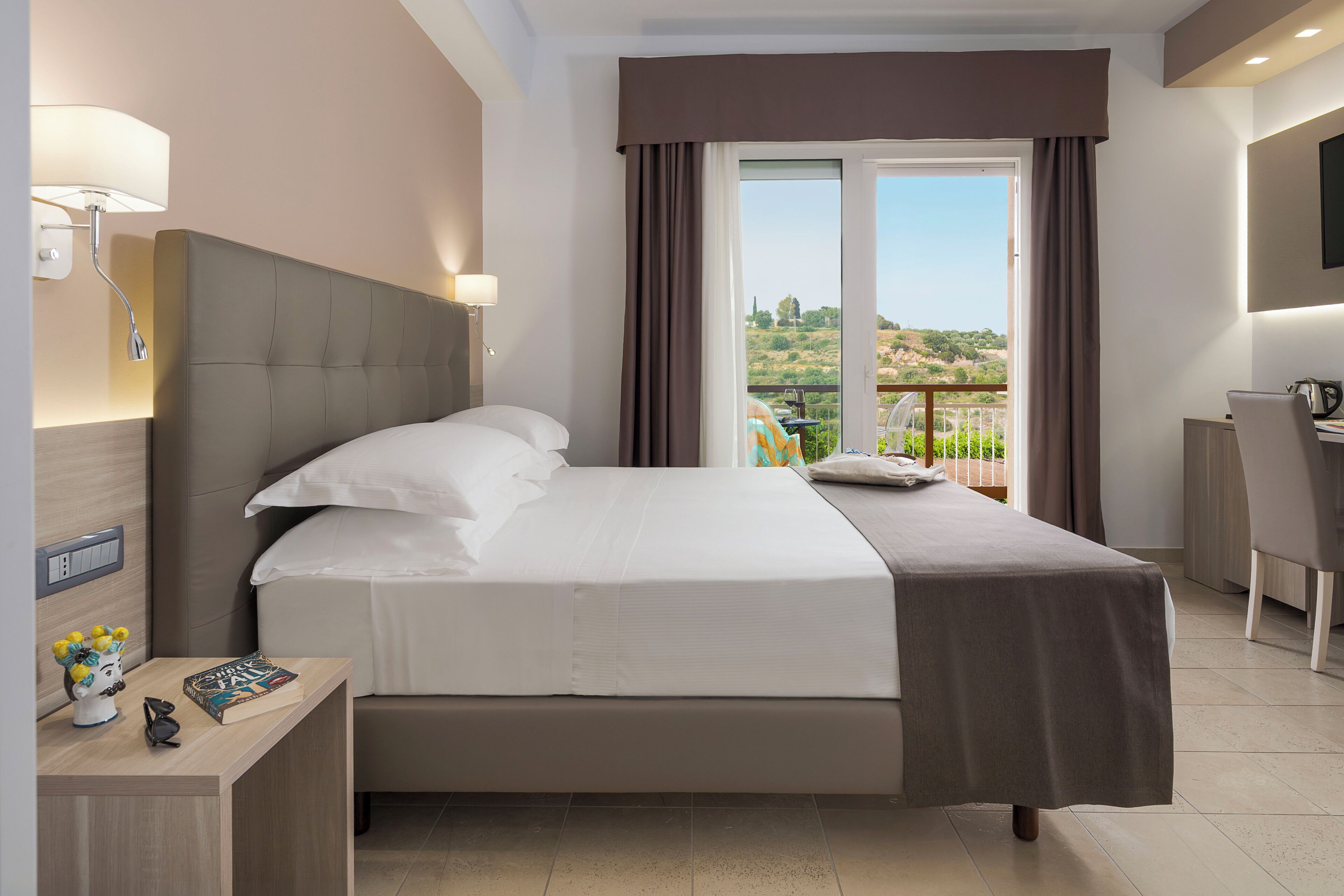Quarto Superior, varanda | Roupa de alta qualidade, edredões de penas, minibar, cofre no quarto 