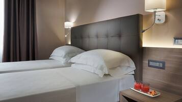 Quarto Duplo ou Twin Clássico | Roupa de alta qualidade, edredões de penas, minibar, cofre no quarto