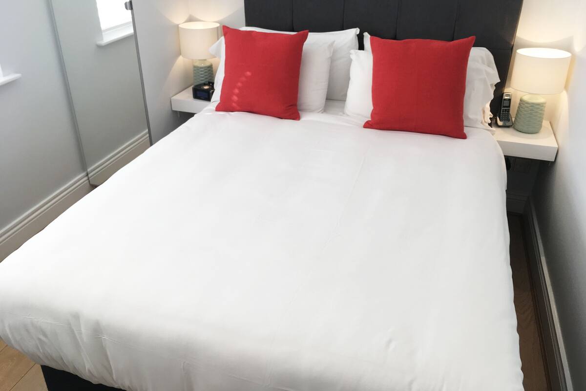 Apartamento Executivo, 2 quartos | 1 quarto, roupa de alta qualidade, cofre no quarto