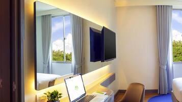 1 quarto, cofre no quarto, secretária, cortinas/cortinados opacos