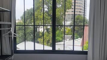 Quarto Twin Standard | Cofre no quarto, secretária, quartos insonorizados, Wi-fi grátis