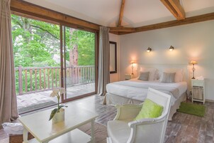 Cabana de Madeira Romântica, banheira de hidromassagem grande | Lençóis de algodão egípcio, roupa de alta qualidade 