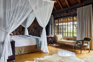 Luxury Private Bungalow with 2 Game Drives | Lençóis de algodão egípcio, edredões de penas, cofre no quarto 