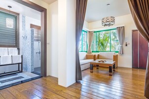 Casa geminada família, no jardim | Escrivaninha, cortinas blackout, camas extras/dobráveis (sobretaxa)
