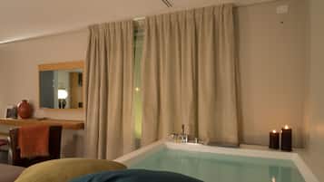 Suíte grand | Lençóis italianos Frette, edredons de pluma, camas Select Comfort