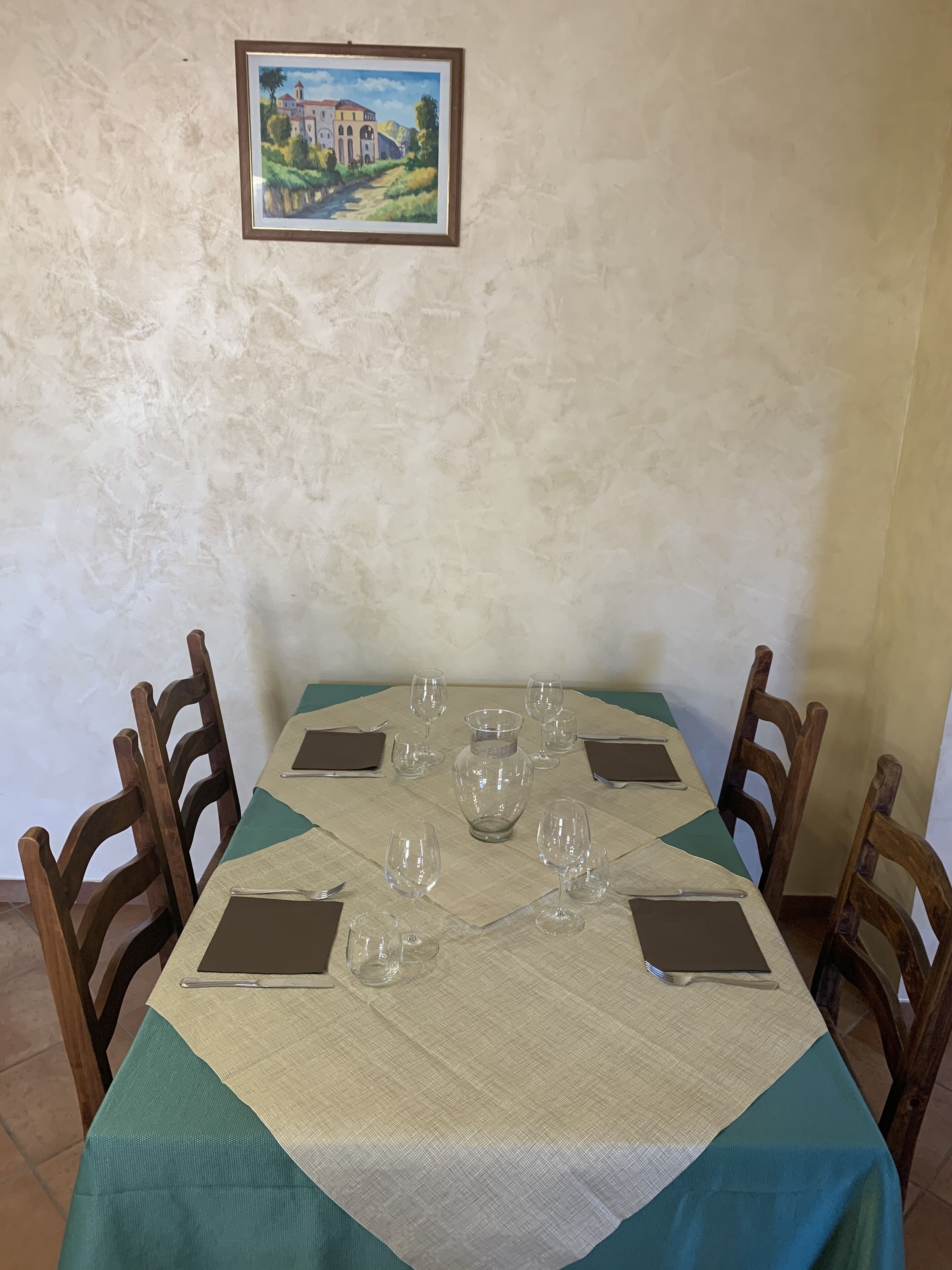 Café da manhã com pratos da culinária local grátis todos os dias