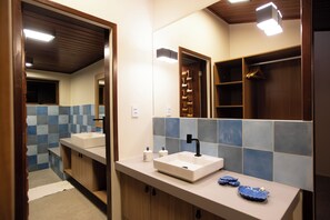 Apartamento Básico, casa de banho anexa, vista para o mar (Flat Dois Irmãos) | Casa de banho