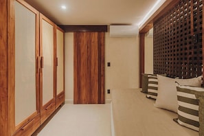 Quarto Twin | 1 quarto, minibar, cortinas/cortinados opacos, Wi-fi grátis