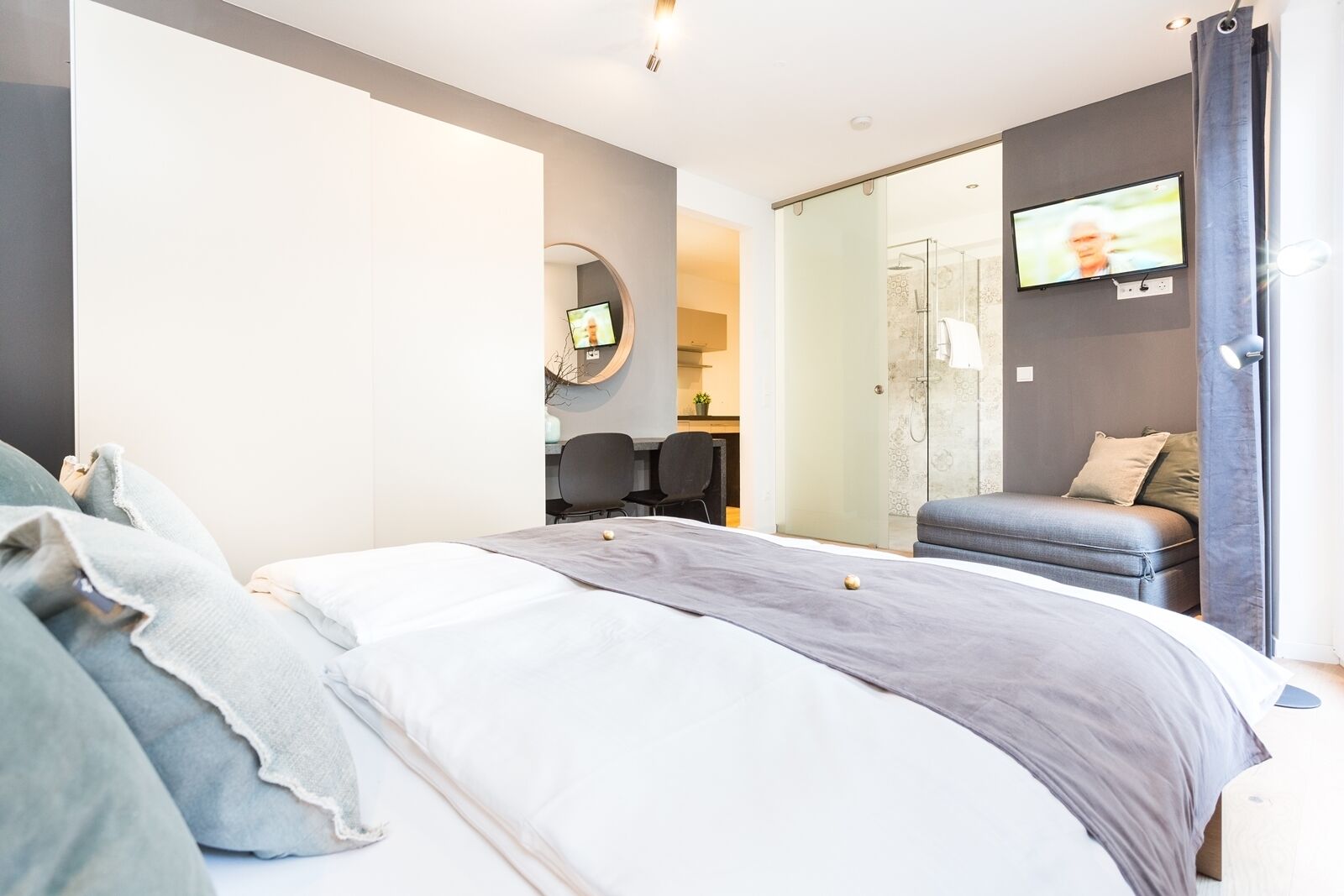 Apartamento Deluxe (Happy Days) | Secretária, ferro/tábua de engomar, Wi-fi grátis 