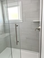 Quarto Standard, 2 camas de casal | Casa de banho | Um polibã, artigos de higiene pessoal grátis, um secador de cabelo 