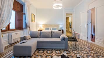 Quarto Quádruplo Superior | Roupa de alta qualidade, cofre no quarto, com decoração personalizada