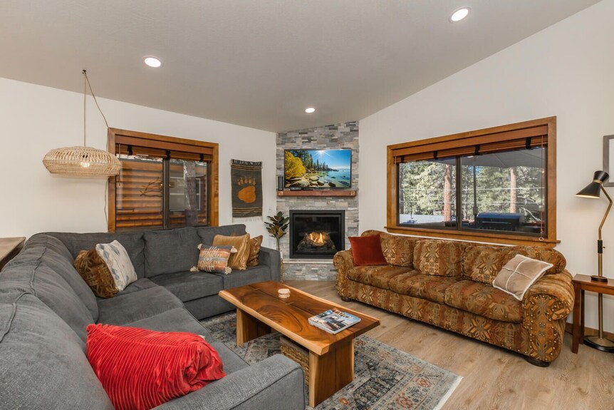 New Listing! Family-friendly & Close To Ski Resorts And Dining! Near Beach. - North Lake Tahoe, CA