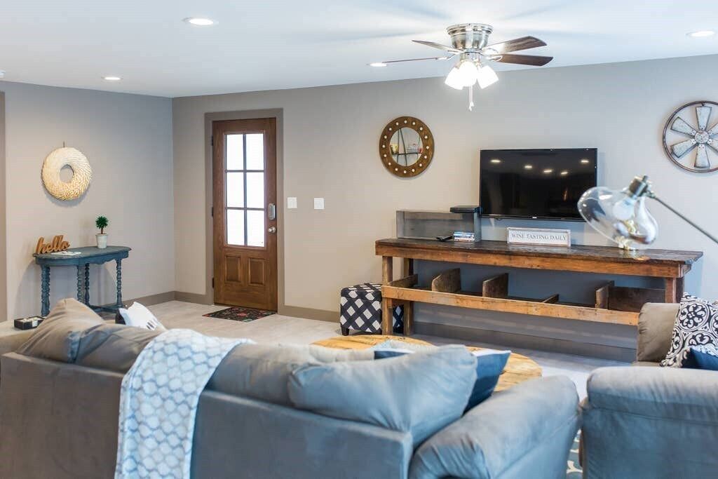 Mozart House, Unique 3 Bed 3.5 Bath House With Spectacular Outdoor Space In Downtown Hermann, Mo - Hermann, MO