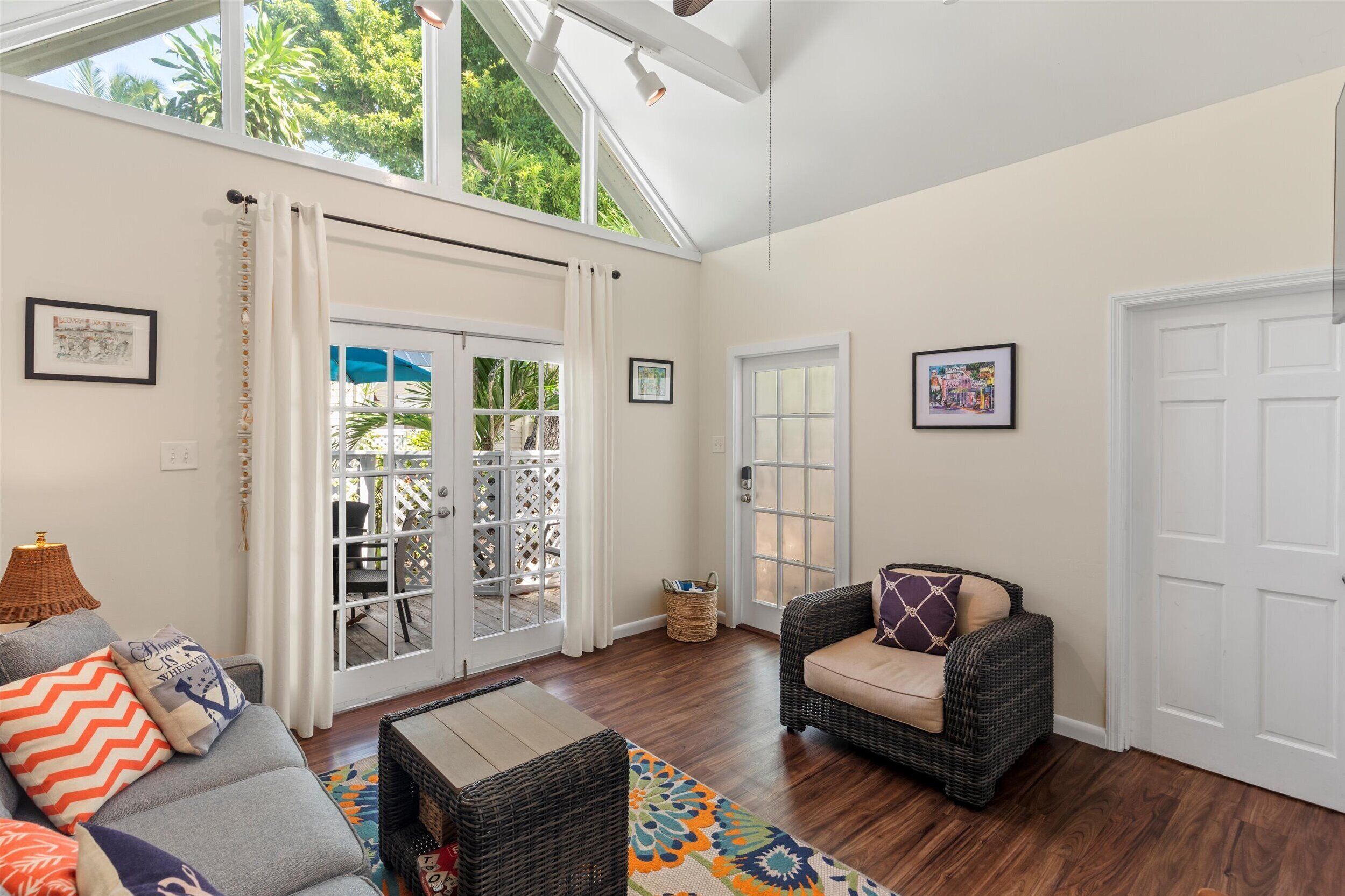 Colony Sunset- Bright And Airy Cottage In The Heart Of Old Town Key West - Key West, FL