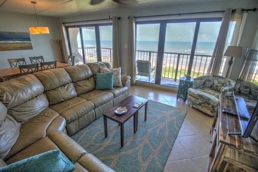 Beachfront 2/2 Condo, 2 King Master Suites, 2 Balconies, Just Updated - South Padre Island