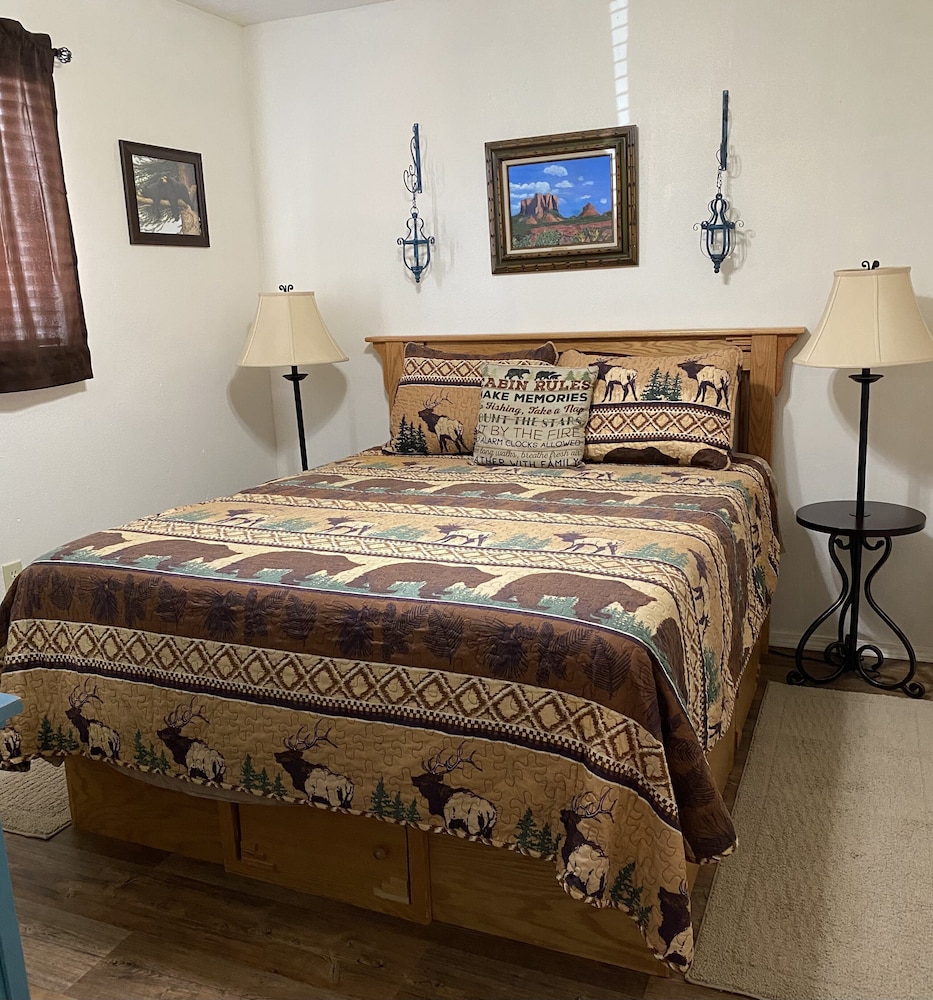 Cozy, Clean, Pet-friendly Mountain Getaway - Arizona