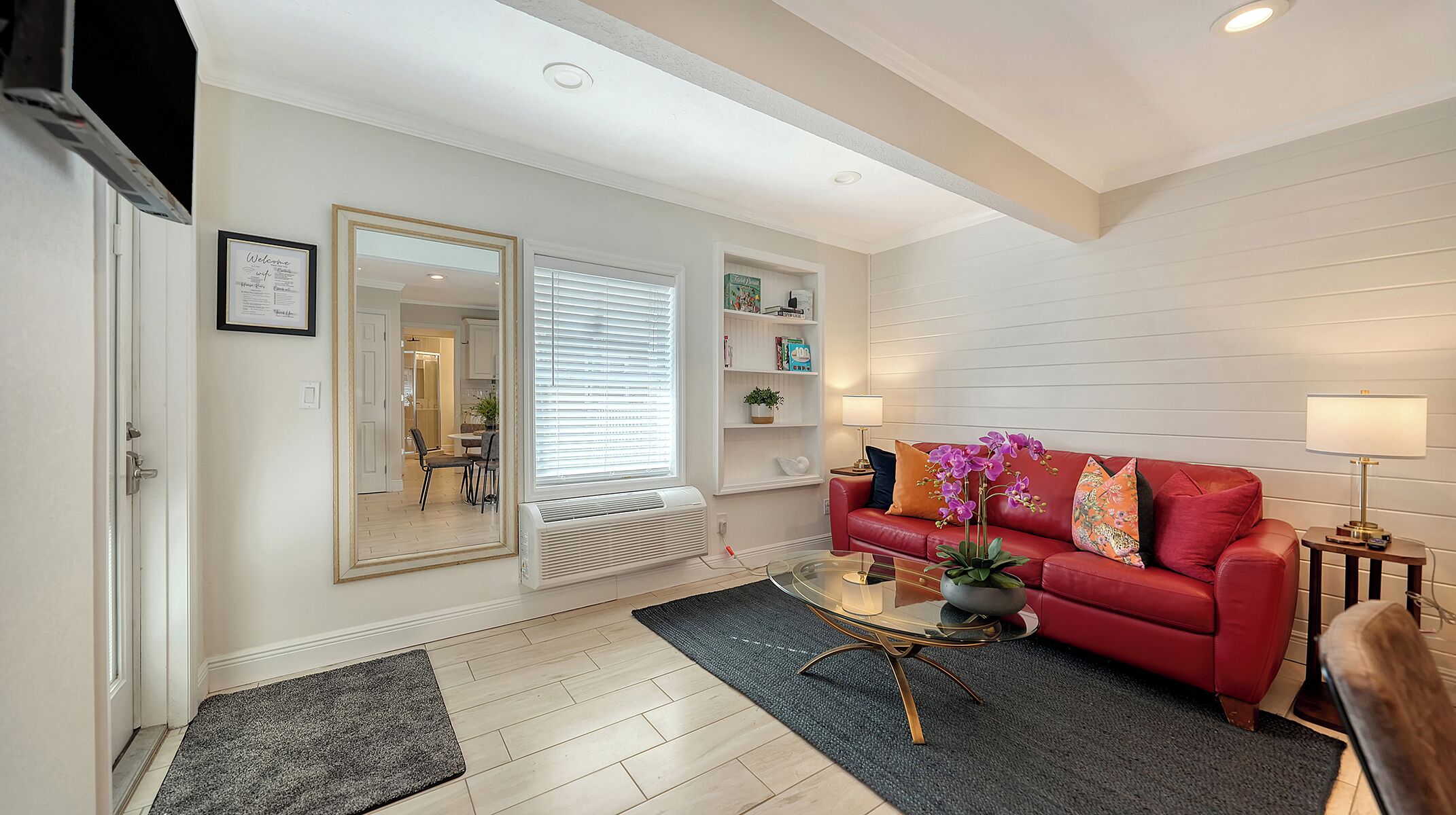 Steps To Siesta Beach, Chic Studio, Pool & Patio - Siesta Key, FL