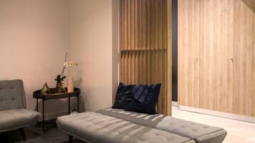 Apartamento, 3 quartos | Sala de estar | Smart TV