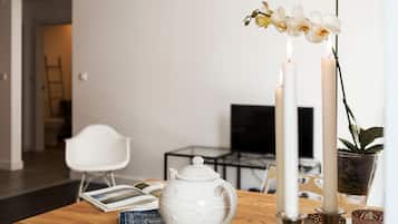 Apartamento, 3 quartos | Sala de estar | Smart TV