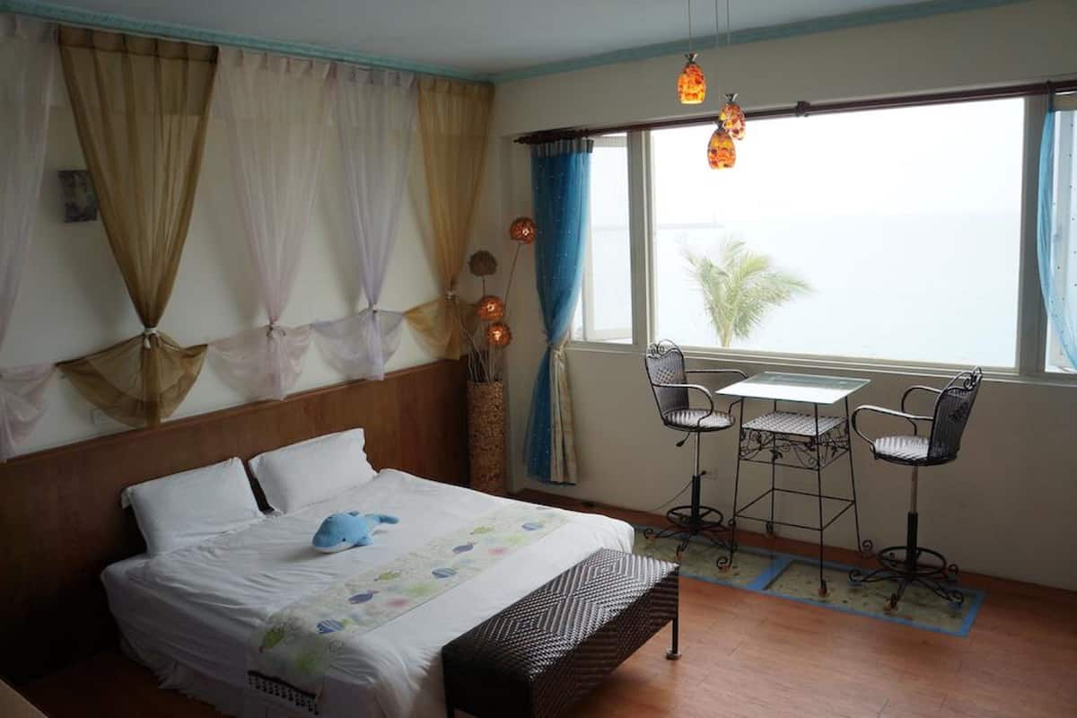 Quarto Duplo | Secretária, cortinas/cortinados opacos, Wi-fi grátis