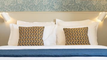Quarto casal standard, suíte (Monarde-1e étage) | Roupas de cama premium, escrivaninha, espaço de trabalho para notebook