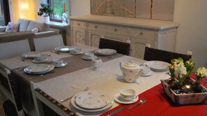 Villa, 3 quartos | Refeições no quarto