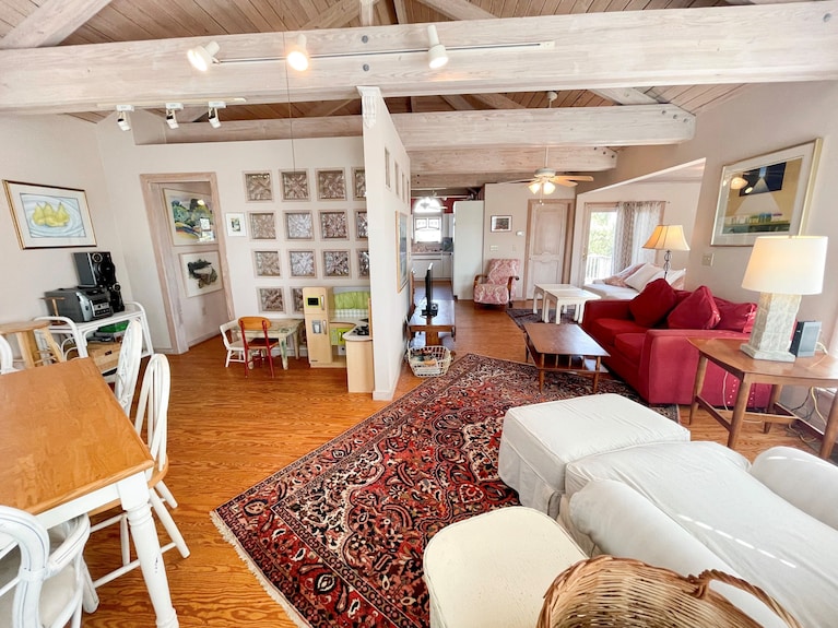 Moondance: Comfortable, True Relaxation, Soothing Colors And Décor. - Ocracoke, NC