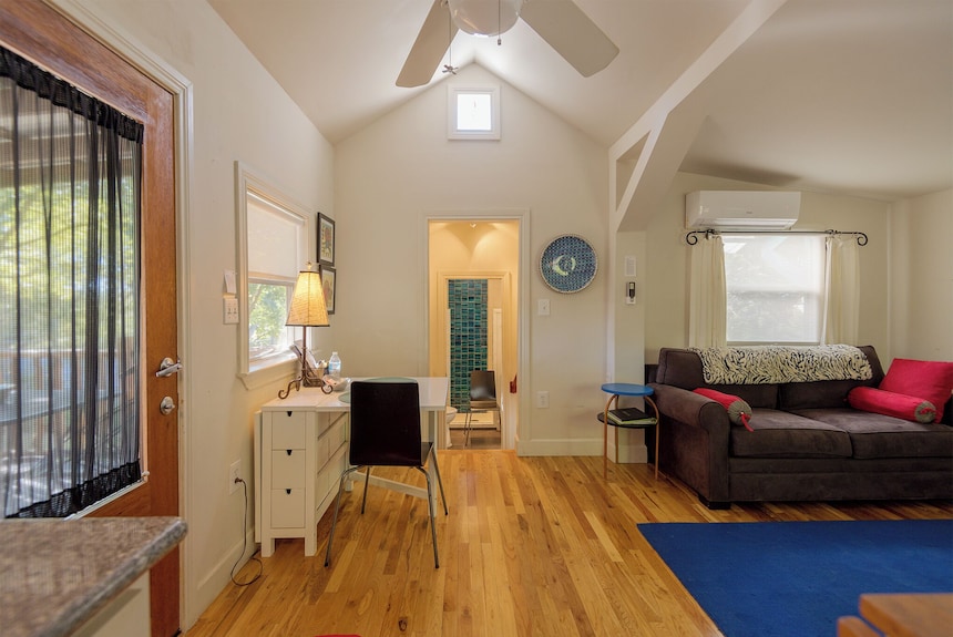 Charming Artistic Casita In Rolling Texas Hill Country - Steiner Ranch - Austin