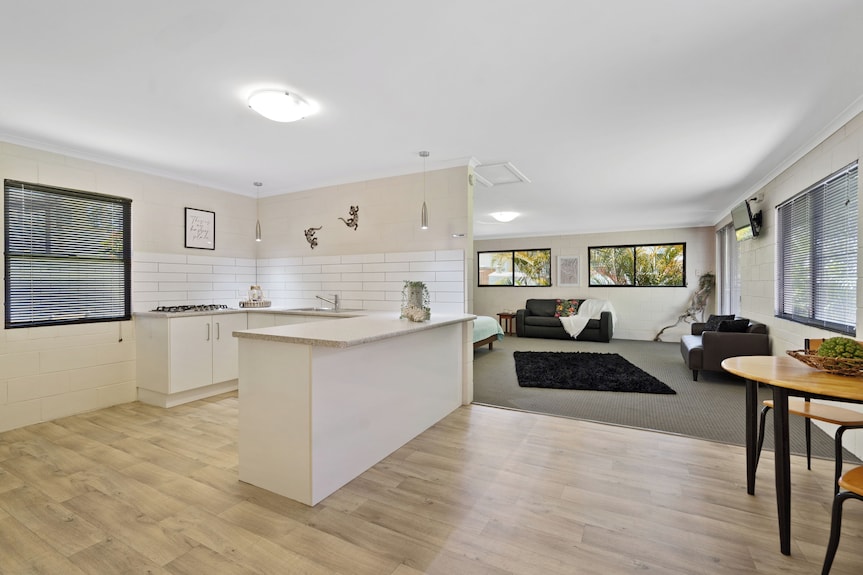 The Oyster Barn Beach House Retreat Family Friendly, Large Accommodation - Moreton Island